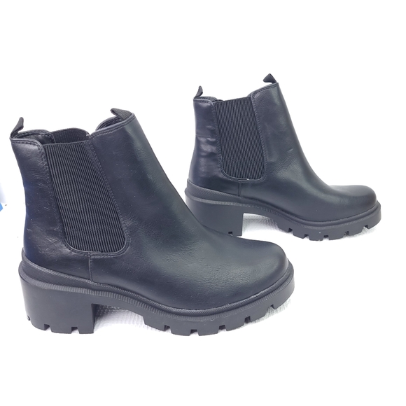 Universal Thread | Shoes | Universal Thread Chelsea Ankle Boots Chunky ...